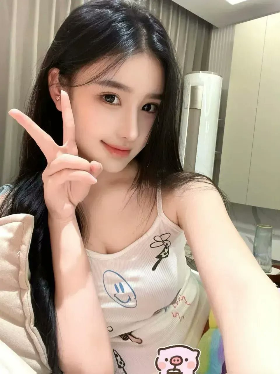 灯光下的小美女[2P] -6park.com